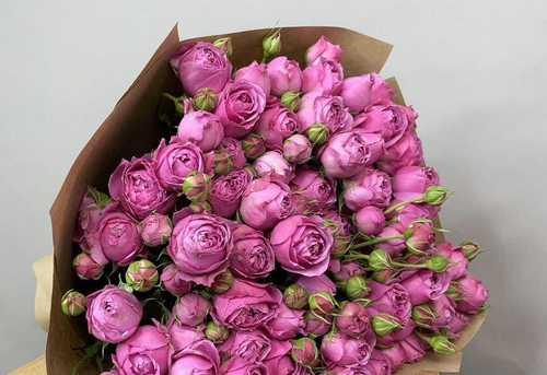 Пионовидные розы букет из ирисов