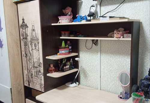 Письменный стол для школьника со шкафом и полками