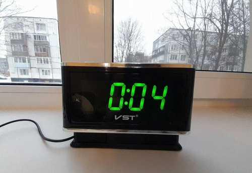 Часы электронные настольные новые c будильником