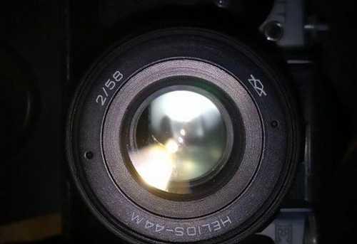 Фотоаппарат зенит ем,с объективом Гелиос 44м