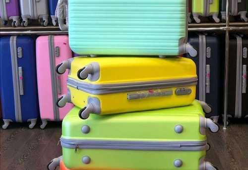 Чемоданы на колёсах Travel S M L