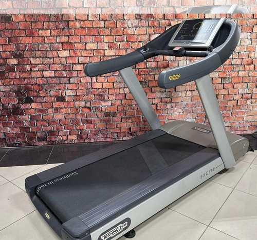 Беговая дорожка б/у Technogym Run Excite 900 LED