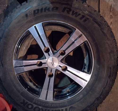 Hankook Winter I'Pike 205/75 R15