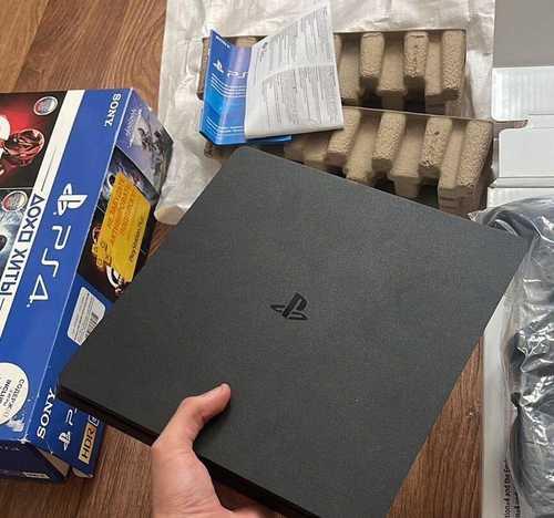 Прошитая PS4 Slim  5000 игр