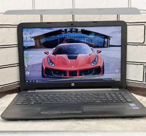 HP / i3-5005U / Radeon R5 M330 / 8GB / SSD 240GB