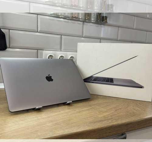 Apple macbook pro 15 2018