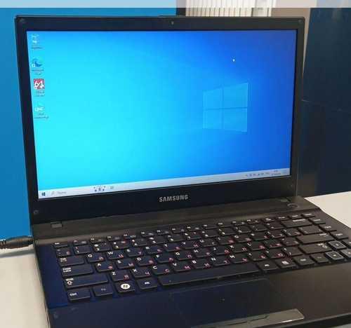 Ноутбук Samsung NP300V4A