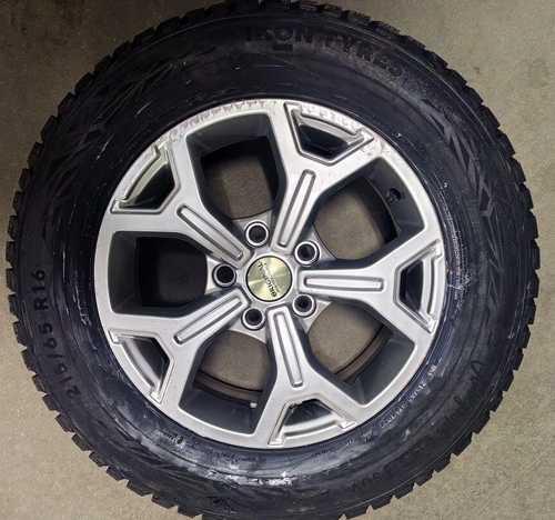 Колеса зимние в сборе 215/65 R16