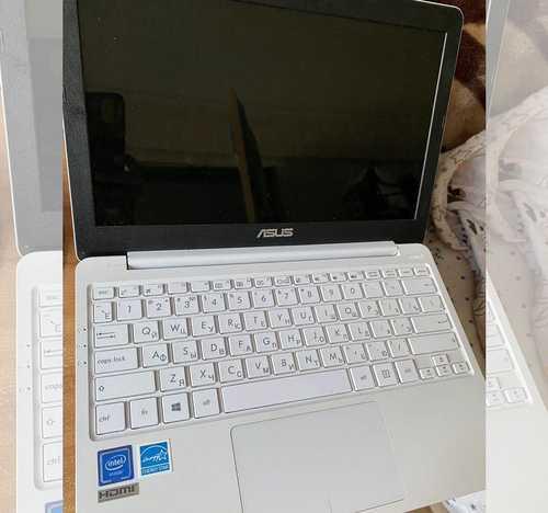 Ноутбук asus vivobook