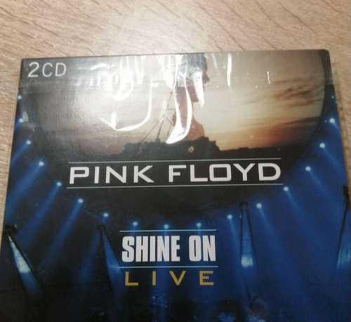 Pink Floyd shine on live
