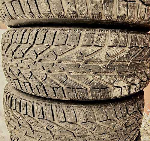 Kormoran SUV Stud 235/65 R17