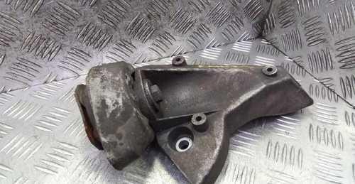 Кронштейн кпп опорный volkswagen passat B5