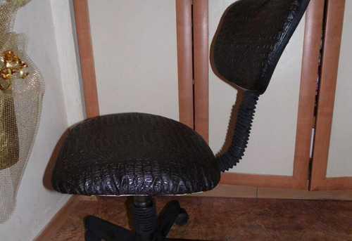 Офисное кресло (компьютерное)