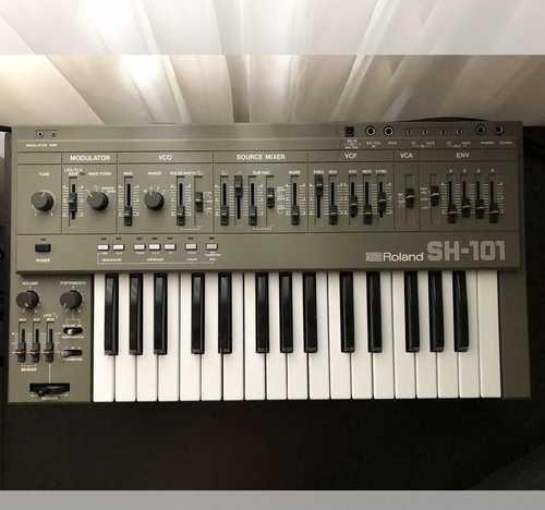 Roland SH-101