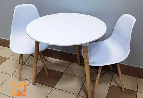 Кухонный стол круглый и 2 стула Eames белые