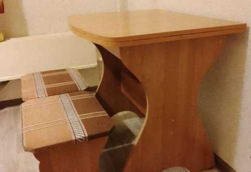 Раскладной стол и стулья