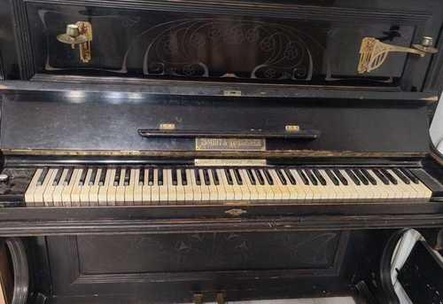 Старинное немецкое пианино в интерьер