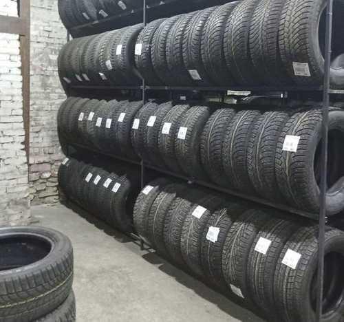 Pirelli Winter Sottozero 210 215/60 R17 92M