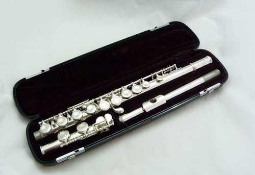 Флейта Yamaha YFL211s. Япония