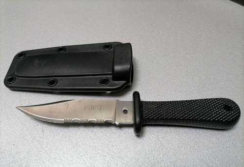 Нож карманный с серейторной заточкой в ножнах