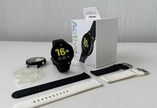 Samsung Galaxy Watch active2. 44 мм. Черные