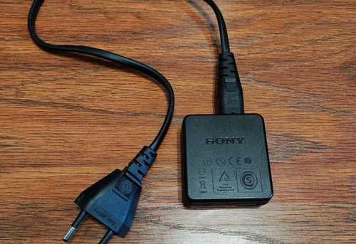 Адаптер зарядный Sony AC-UB10