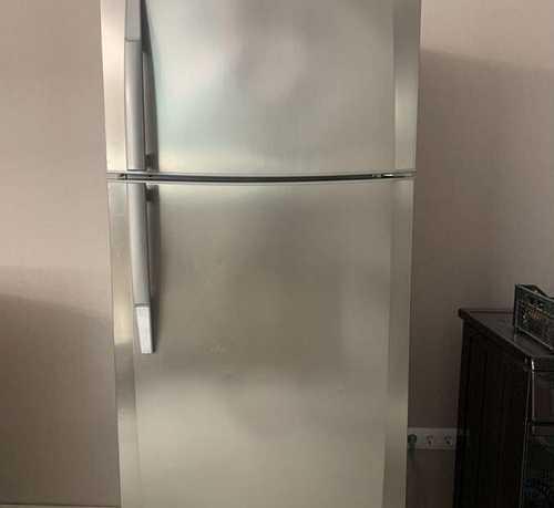 Продам холодильник Whirpool