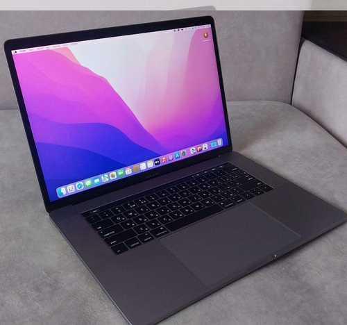 Macbook Pro 15" Core i7 4x2,7 ггц / 16 Гб / 512 Гб