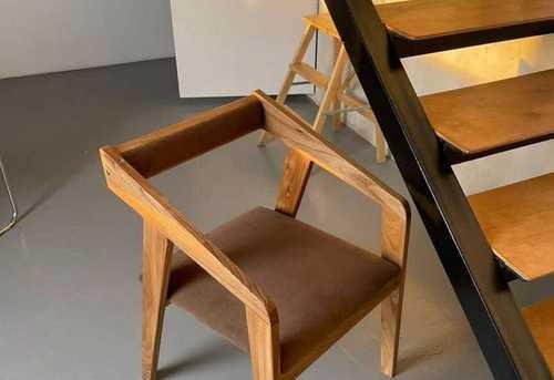 Кухонный стул из натурального дерева
