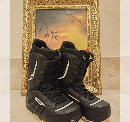 Сноубордические ботинки Burton Invader 40
