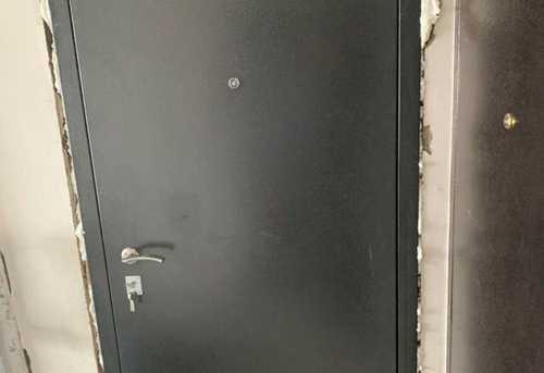 Дверь входная в квартиру с установкой
