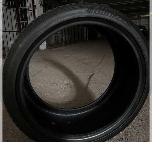 Hankook Winter I'Cept Evo2 W320A SUV 295/35 R23 108W