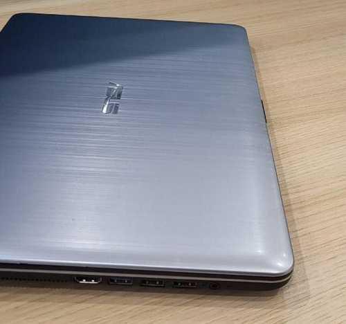 Ноутбук Asus VivoBook X540M