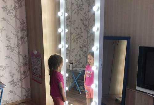 Гримерное зеркало с подсветкой
