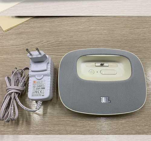 JBL OnBeat Micro док станция, колонка Apple Lightn