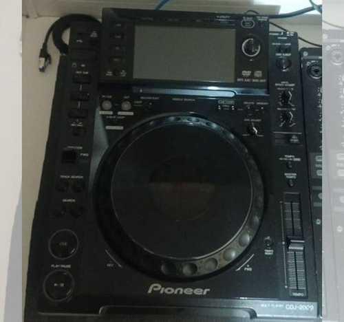 Pioneer CDJ 2000