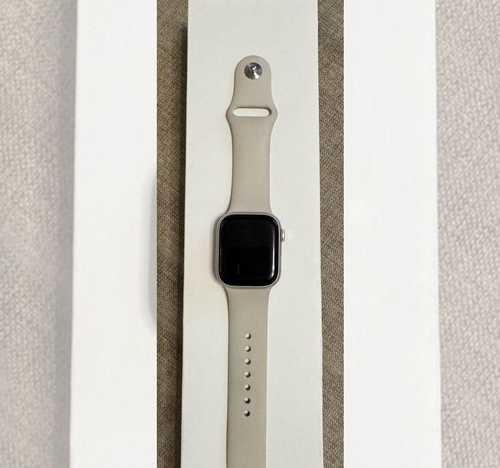 Apple Watch 8 41 mm starlight