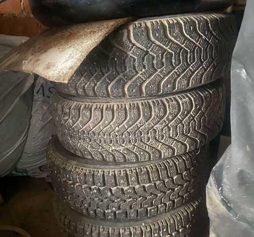 Accelera 651 2.25/65 R4 84B