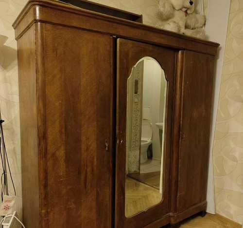 Винтажный шкаф