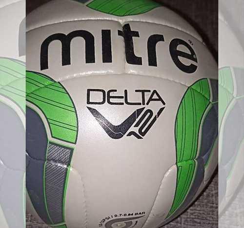 Футбольный мяч Mitre Delta V12