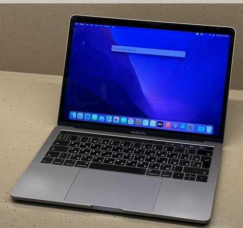 Apple macbook pro 13 8gb 512 SSd a1706