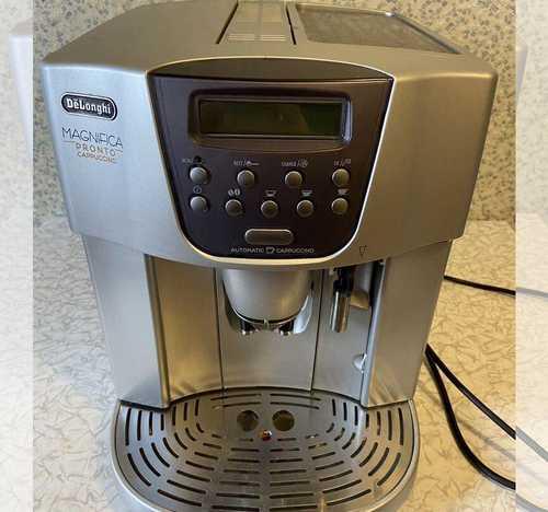 Кофемашина delonghi magnifica