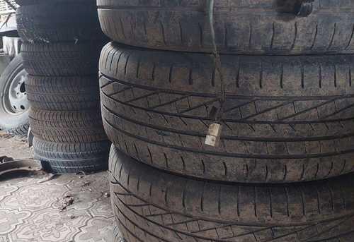 Goodyear Aquatred 215/60 R16