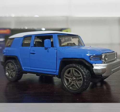 Модель автомобиля 1:32 Jeep