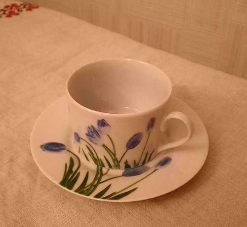 Чашка с блюдцем "Голубые тюльпаны", фарфор