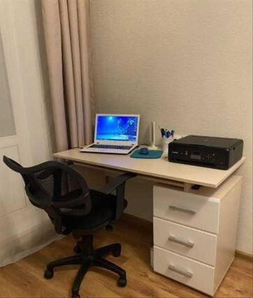 Письменный стол / Стол компьютерный