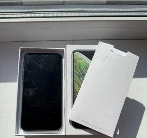 iPhone Xs, 64 ГБ
