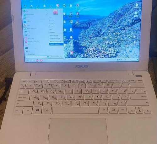 Нетбук Asus X200m