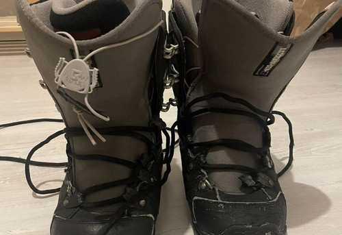 Сноубордические ботинки burton + крепление