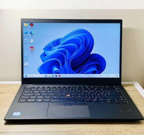 Ноутбук Lenovo X1 Carbon Gen 7 с LTE